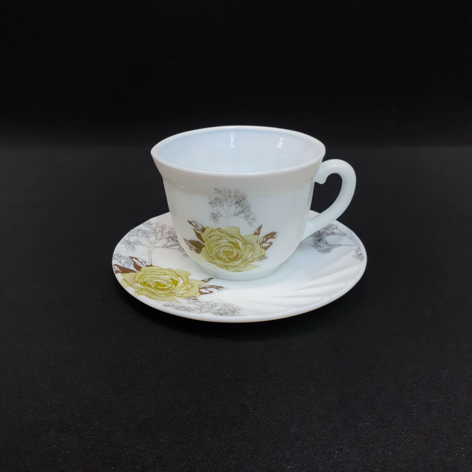 Винтажная чайная пара, молочное стекло деколь 190 мл, Китай