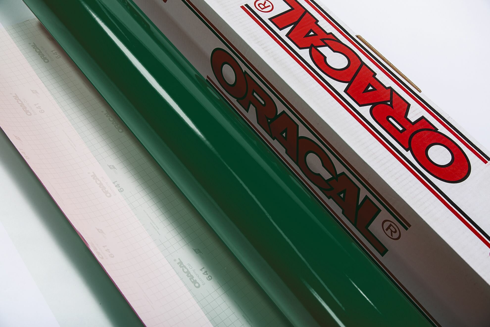 Пленка самоклеящаяся Oracal 641 G 060 1*50 м темно-зеленая, глянцевая, рулон
