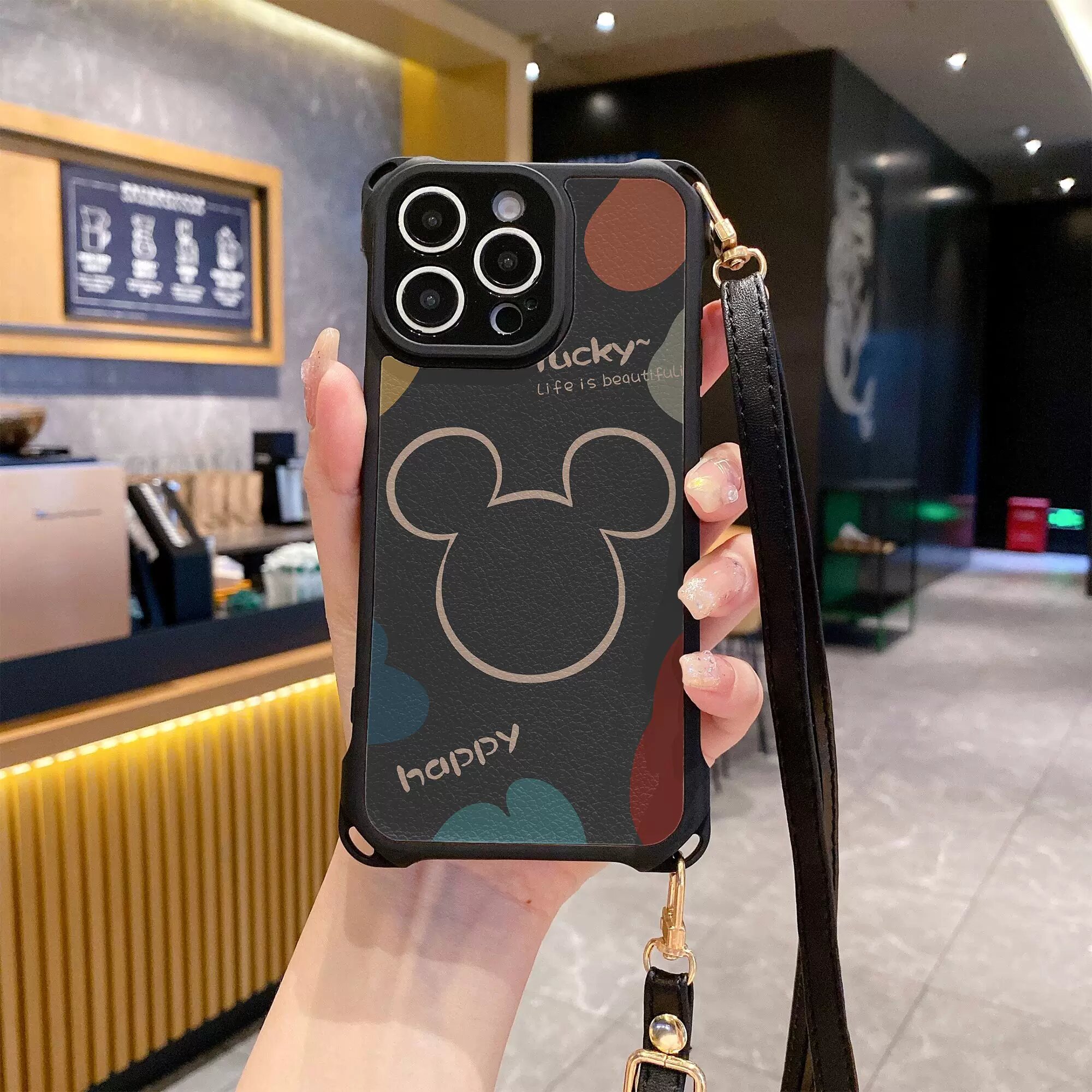 Чехол для iPhone 17 с Микки-Маусом в черном цвете и защитой от ударов в четырех углах