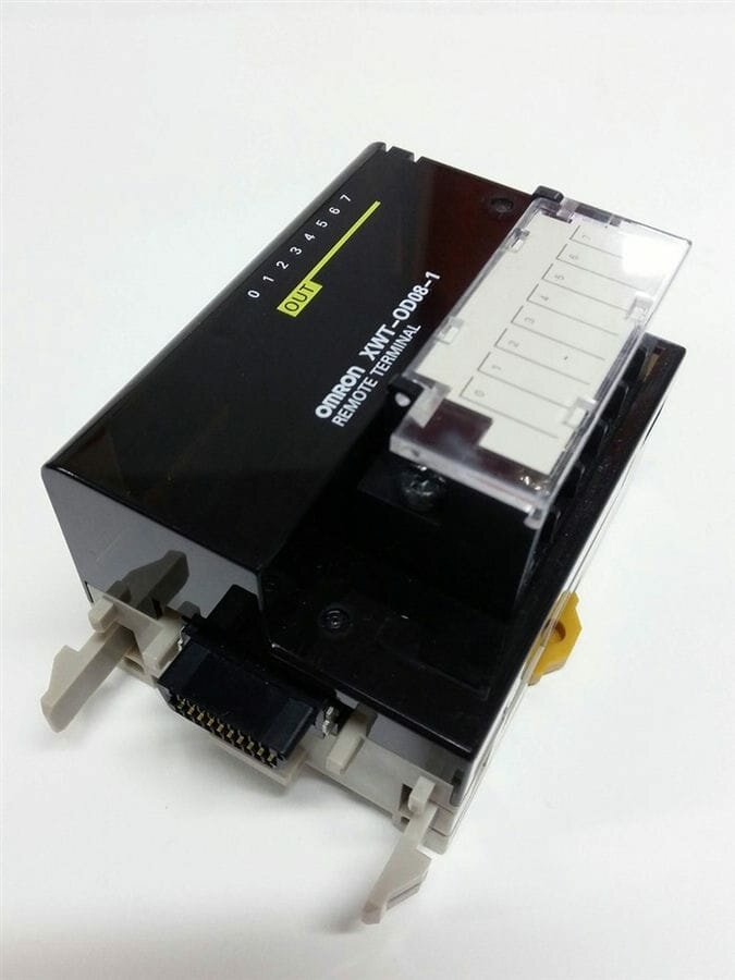 Модуль Omron XWT-ID08-1 — фото 1