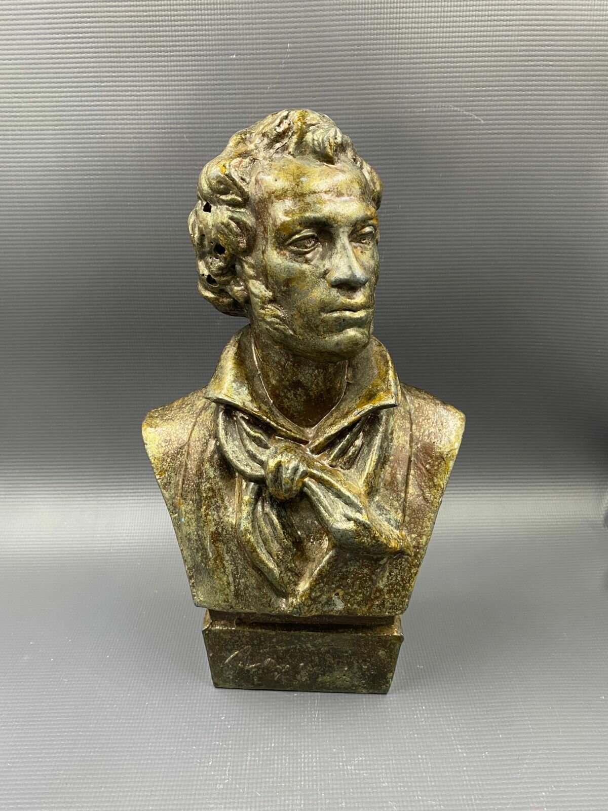 Бюст "А. С. Пушкин" Скульптор: Мануйлов, литье силумин, покрыт лаком, вес 1,5 кг в-22 см Редкий!
