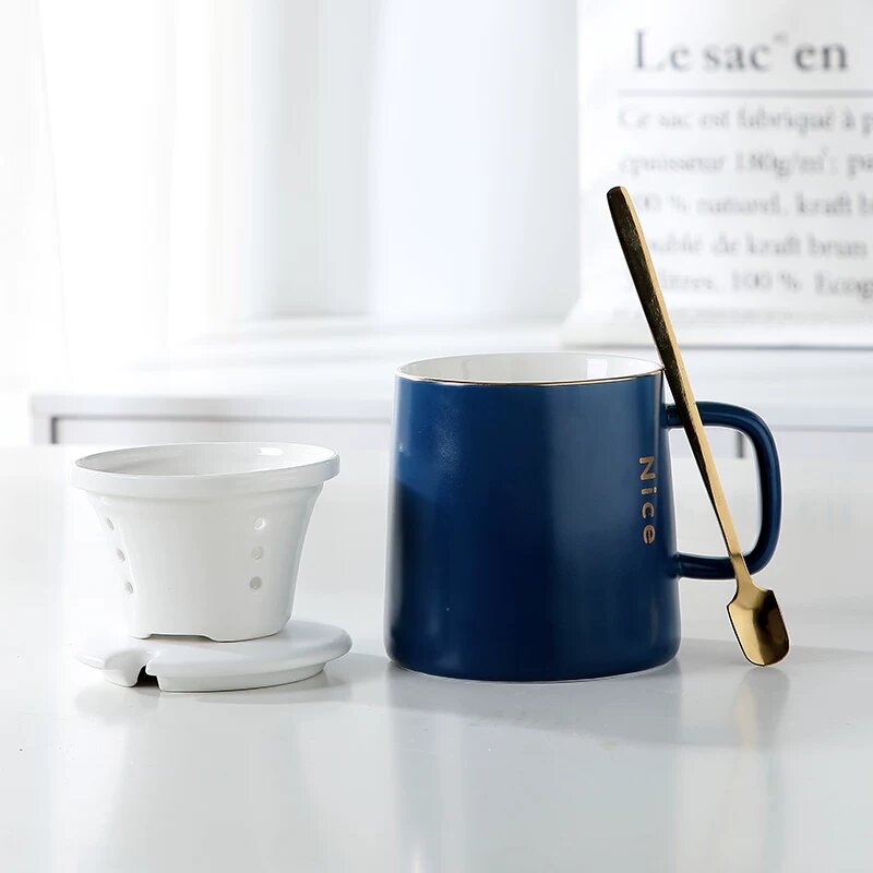 Темно-синяя роскошная керамическая чашка с чайным ситечком, крышкой с отверстием и ложкой для заваривания чая, объем