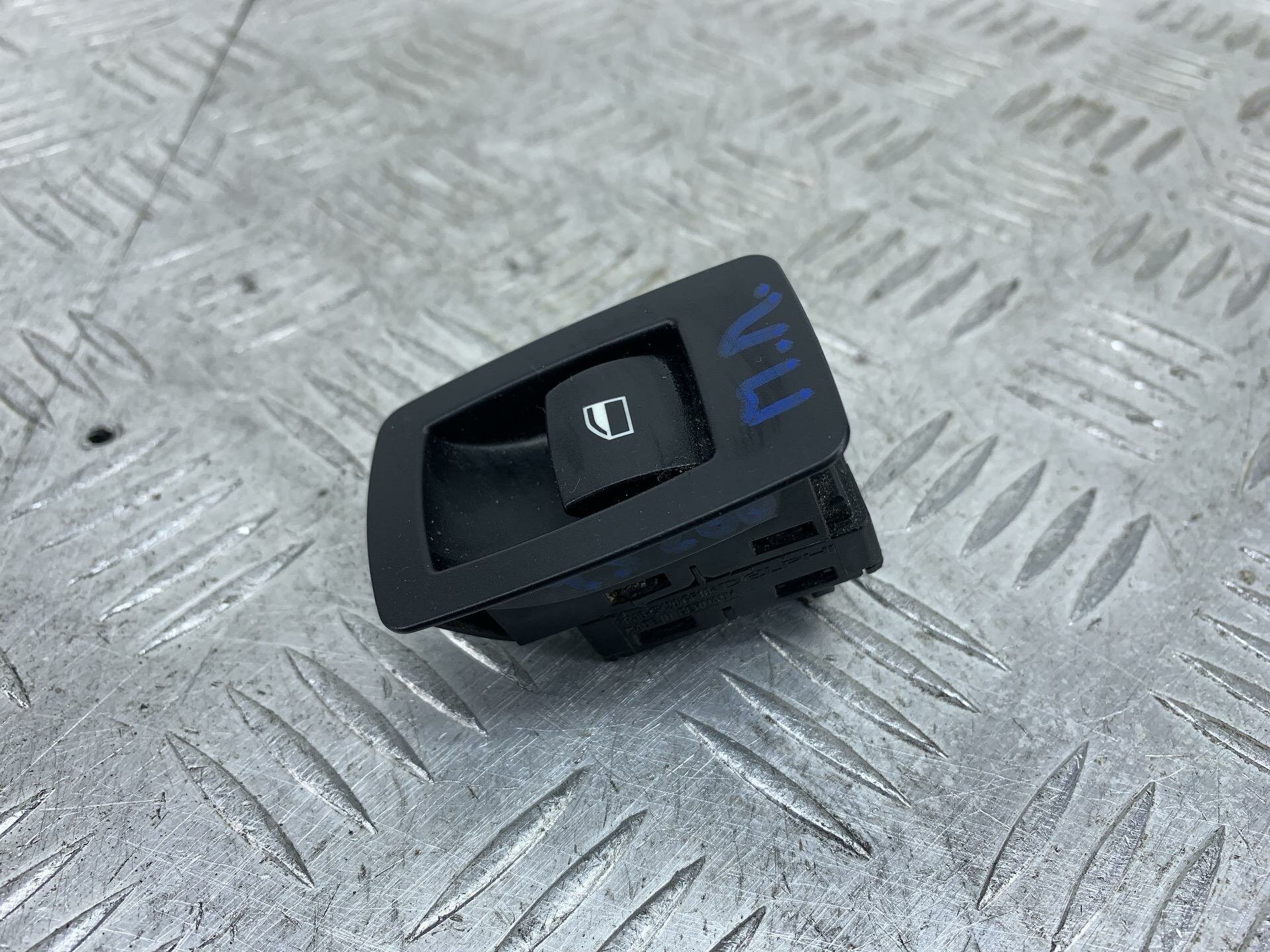 Кнопка стеклоподъемника двери передней правой BMW 3 E90/E91 2005 6945874