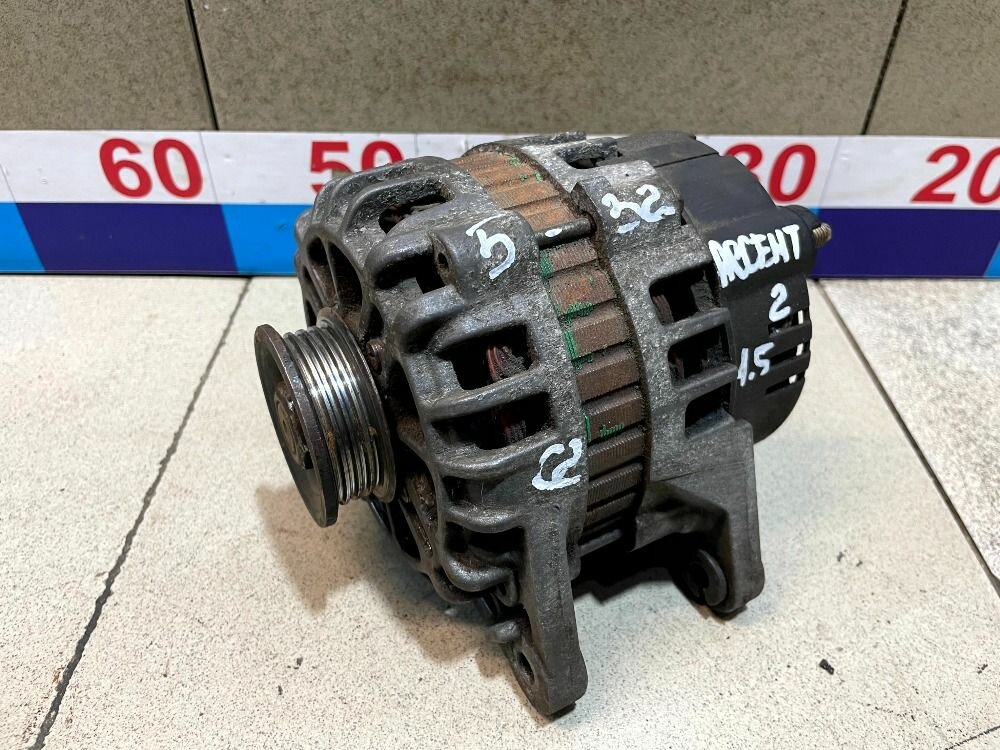 Генератор Hyundai Accent II 3730022600