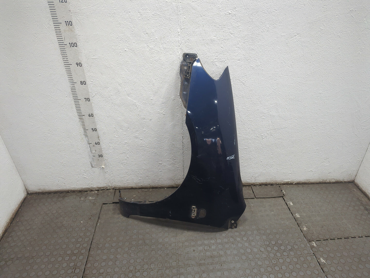 Крыло левое переднее Toyota Corolla E12 Б/У