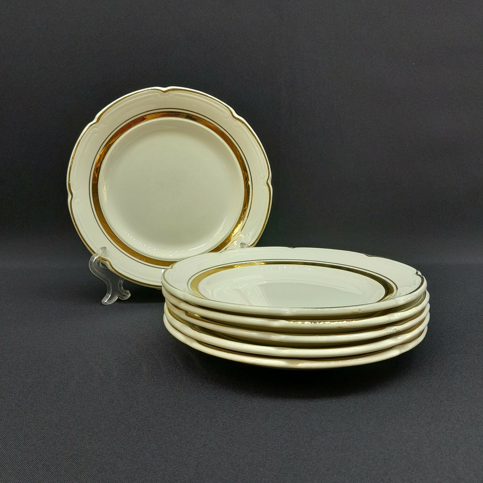 Набор из 6 десертных тарелок Конаково, фаянс позолото 18 см, винтаж СССР