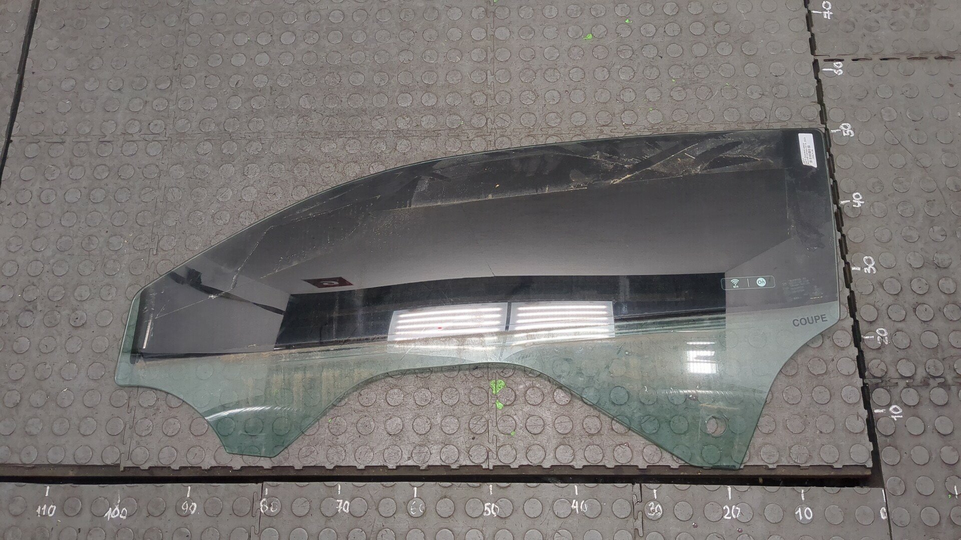 Стекло боковой двери левое переднее Chevrolet Camaro Б/У