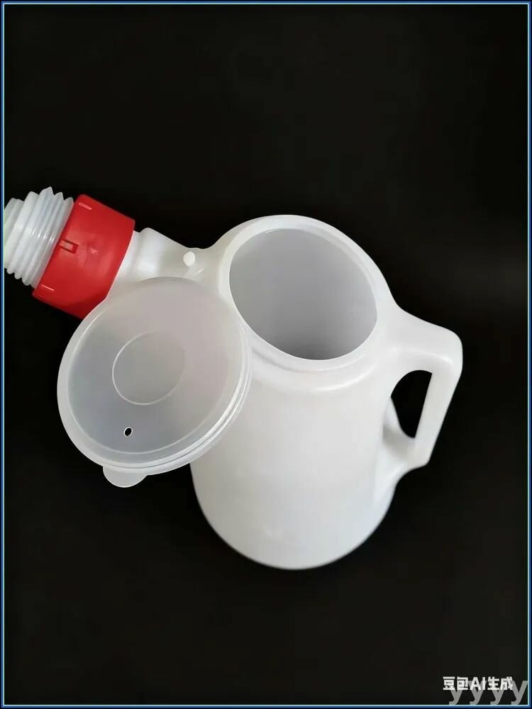 Лейка для жидкостей 5 л: удобная мерная лейка для масла и антифриза с заливной горловиной