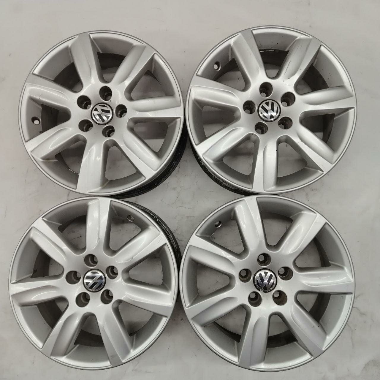 Колесные диски Volkswagen 15x6 PCD 5x100 D57.1 ET40 (оригинал)