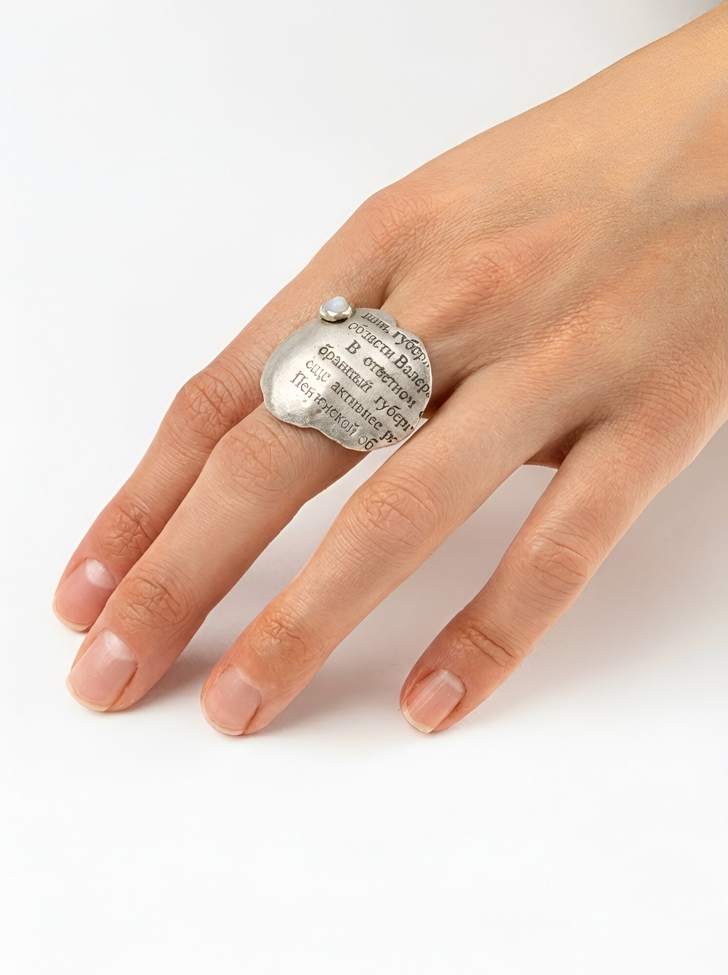 Перстень, серебро, 925 проба, оксидирование, корунд