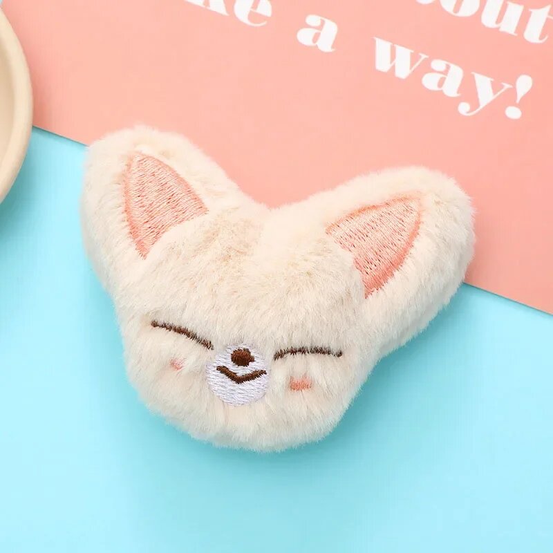 SKZOO плюшевая кукла-брошь QN6