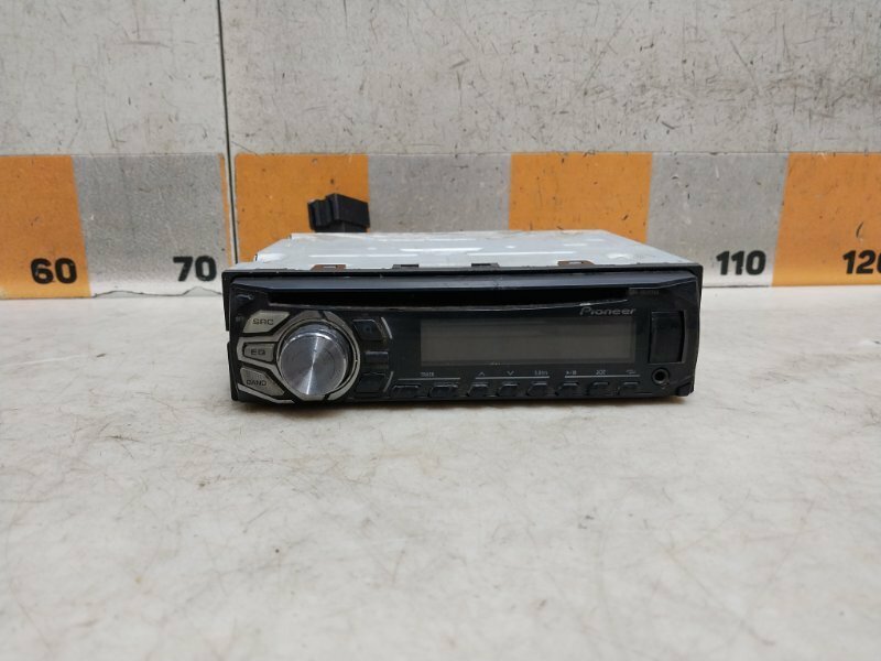 Б/У Pioneer DEH-1600UBA Магнитола Mercedes-Benz E-Class 1997 W210 489477 MERCEDES-BENZ арт. DEH-1600UBA