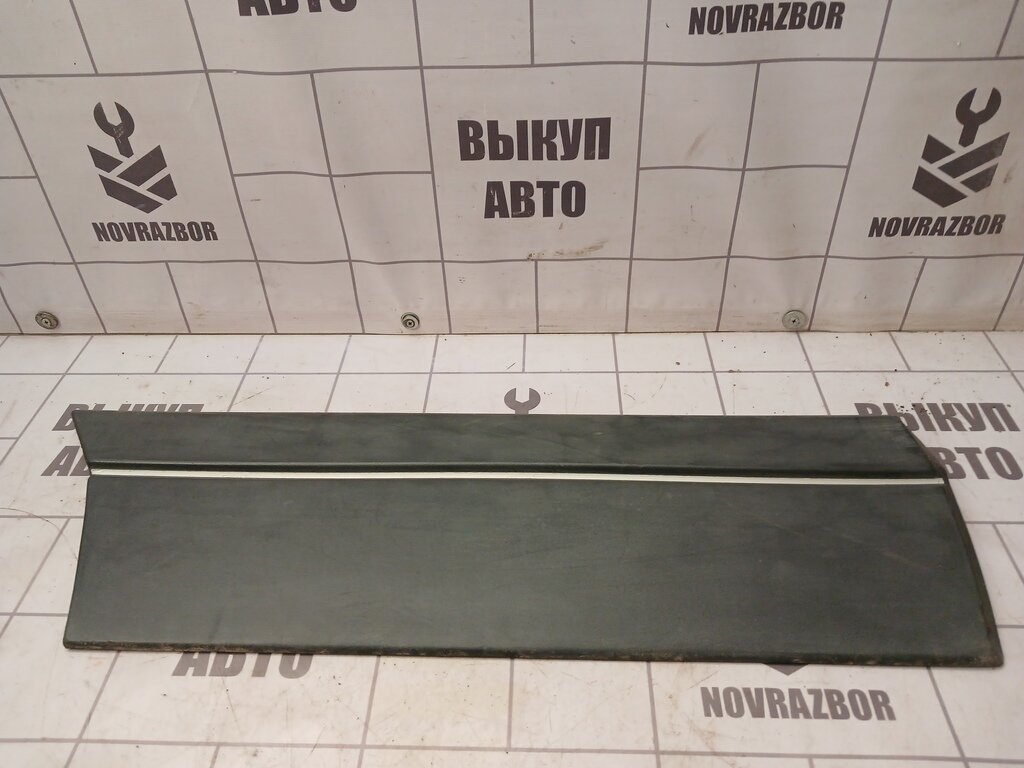 Молдинг задней правой двери VW Passat B3 1988-1993