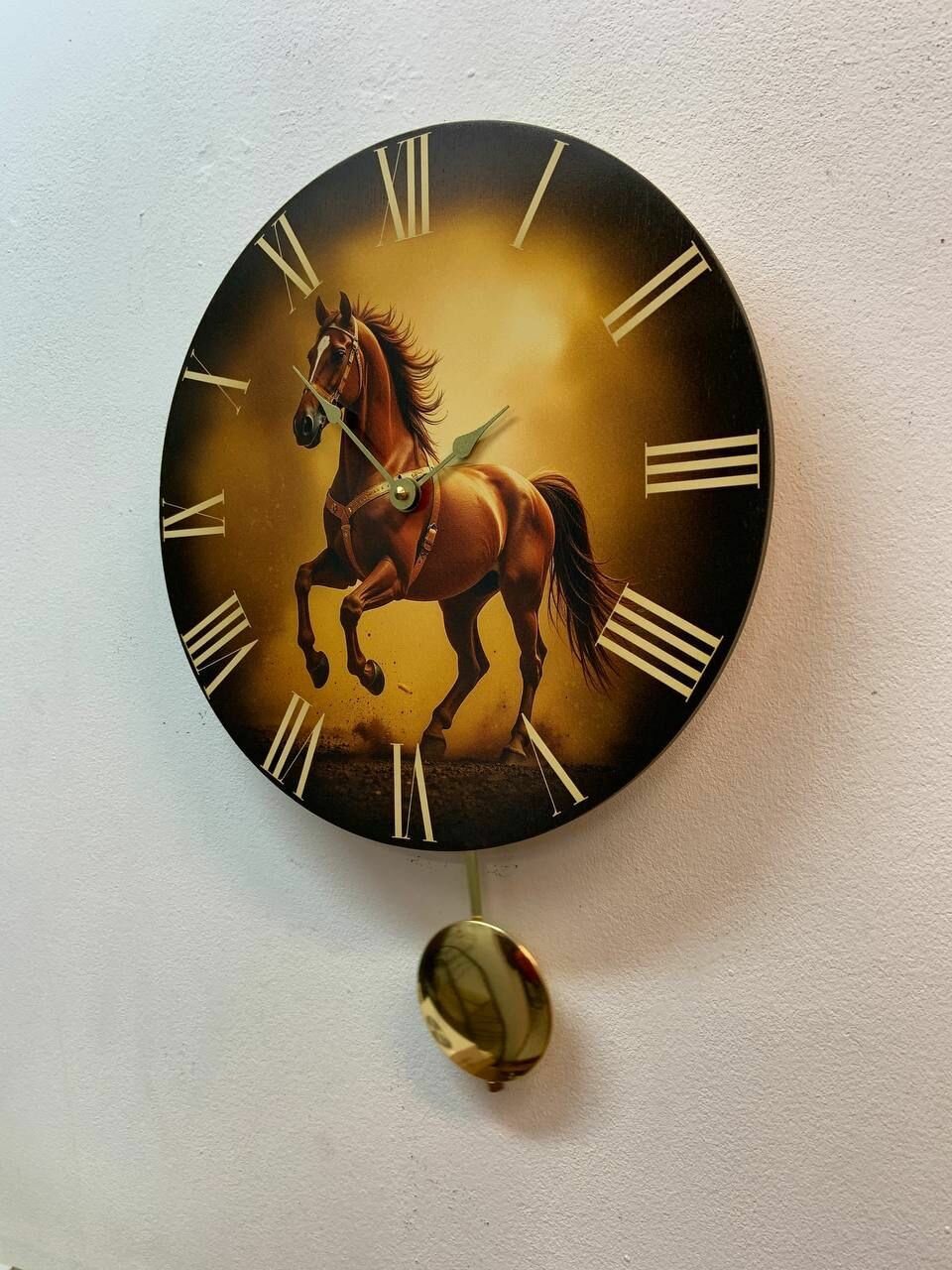 Настенные деревянные часы с маятником Лошадь с немецким механизмом 08-092