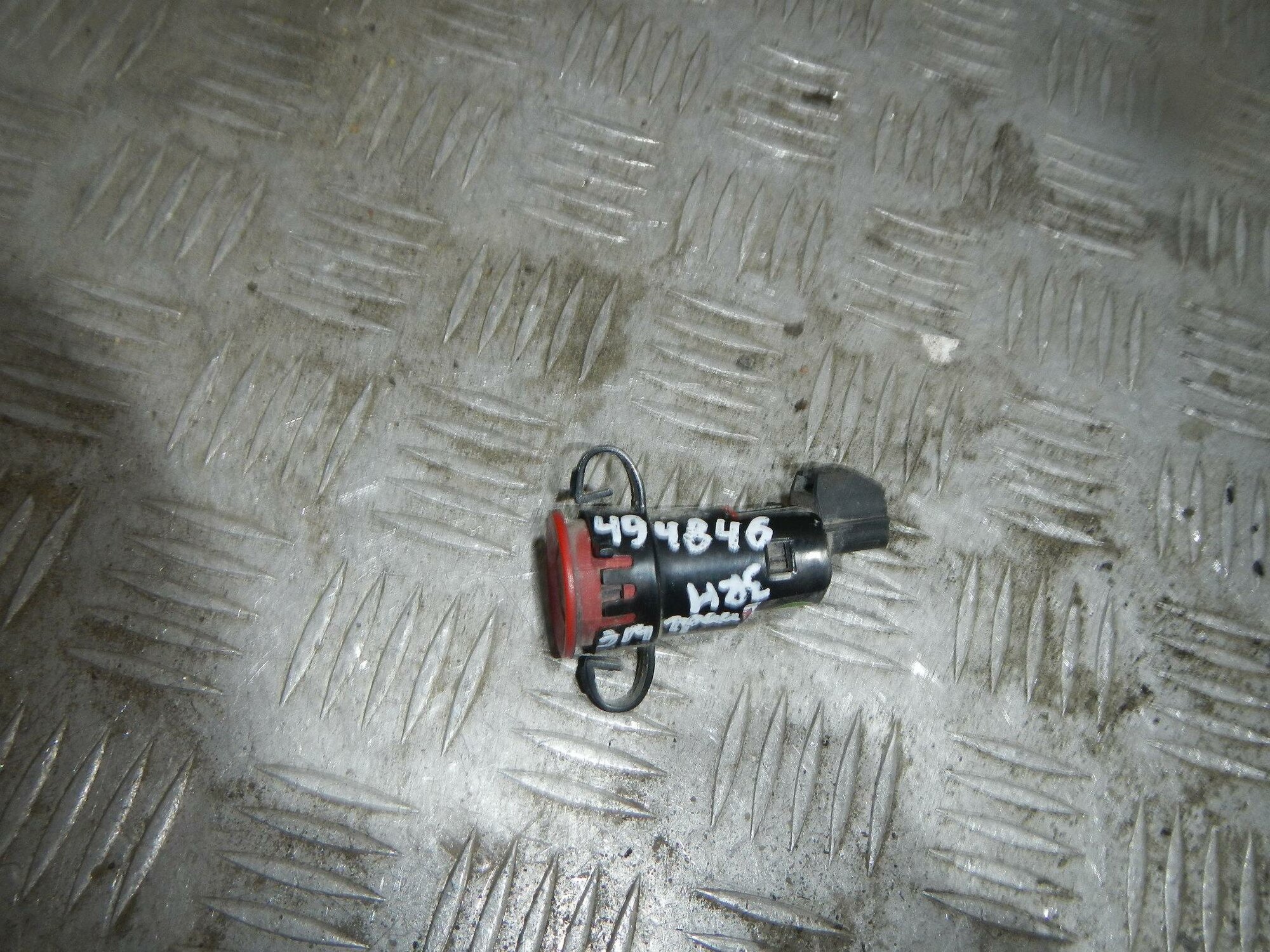 Б/У Датчик парковки, Geely (Джили)-EMGRAND EC7 (09-13) GEELY EMGRAND EC7 (09-13) Царапины,отслоение краски. 494846 GEELY...