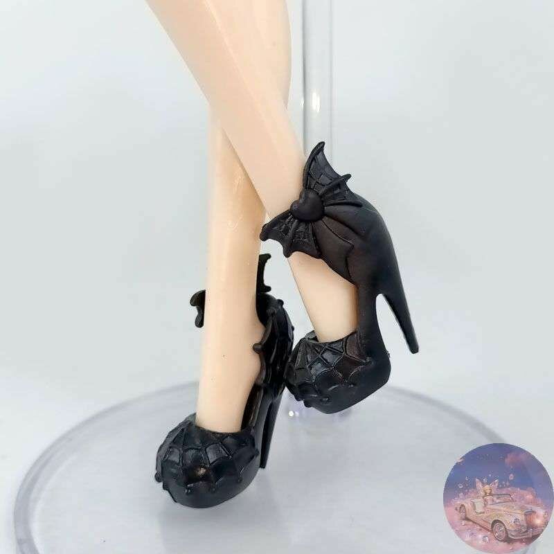 Черные туфли подходят для кукол Monster High