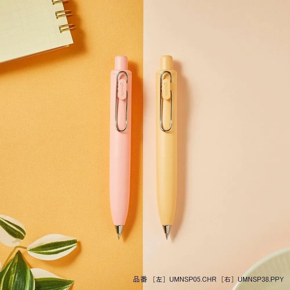 Шариковая ручка UNI One P 0.5 мм белого цвета, пластиковый корпус, круглый наконечник — фото 1