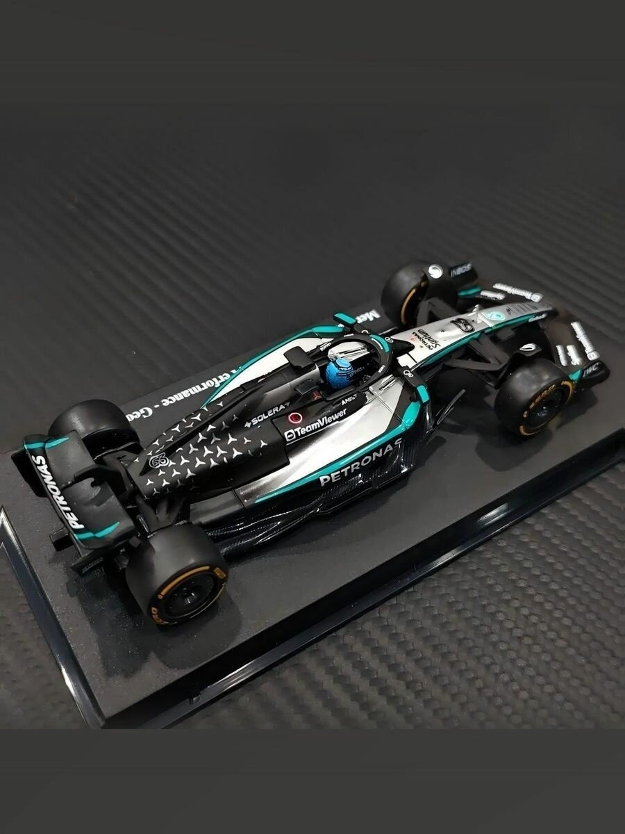 Легкосплавный автомобиль модели Bburago 1/43 Mercedes-AMG W16 E