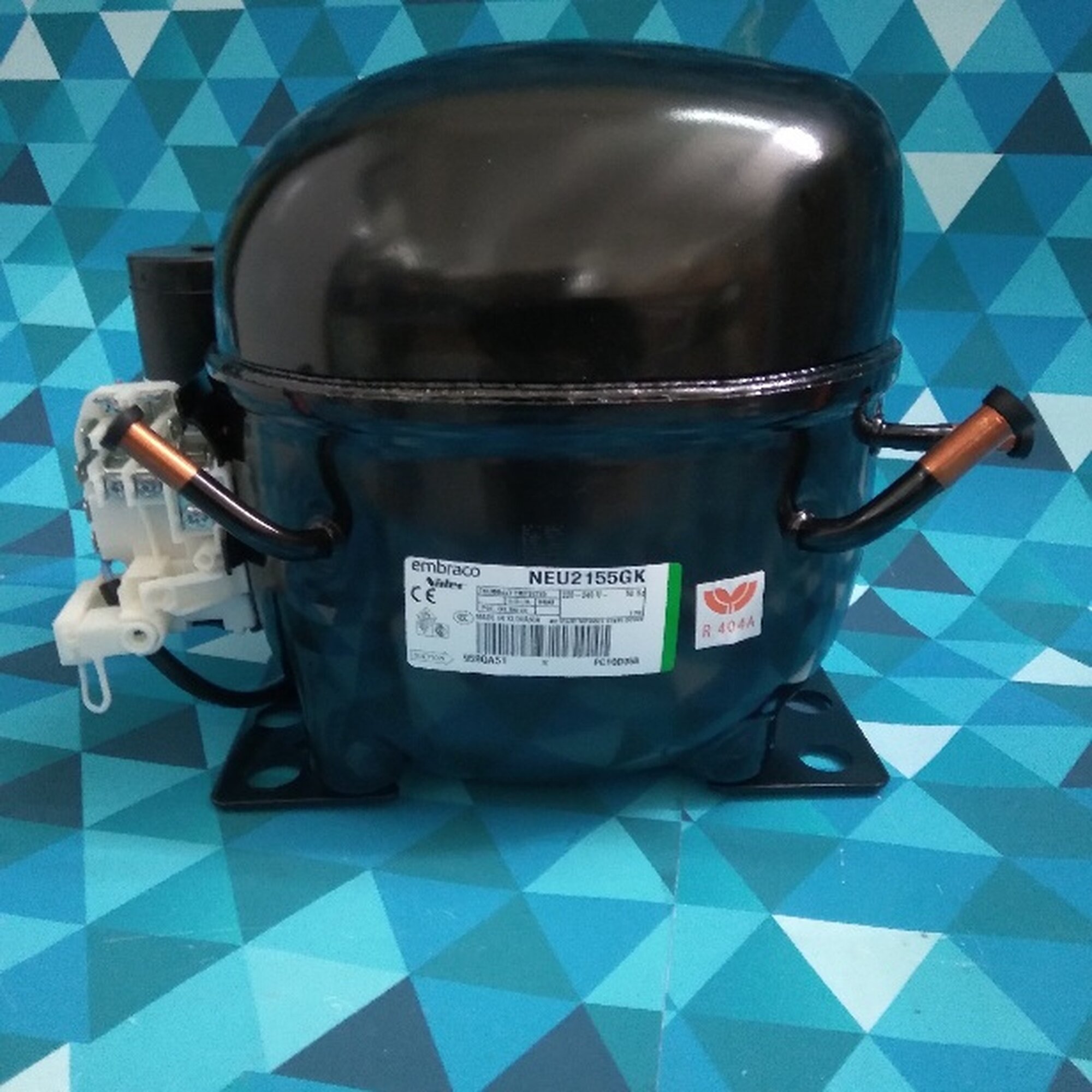 Компрессор Embraco (LBP) NEU2155GK (R404, 658Вт при -23,3C*/ASHRAE, 12,12см3) (замена NEK215