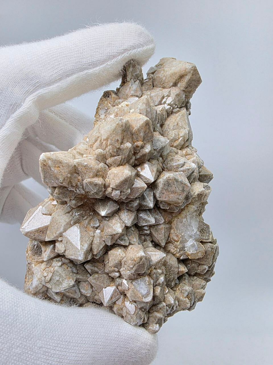 Друза кварца 102 мм, 256 г.