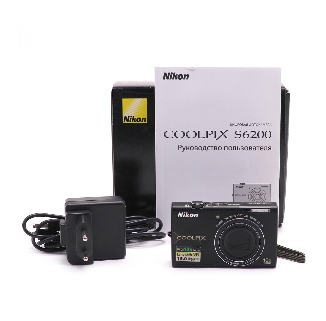 Фотоаппарат Nikon Coolpix S6200 в упаковке