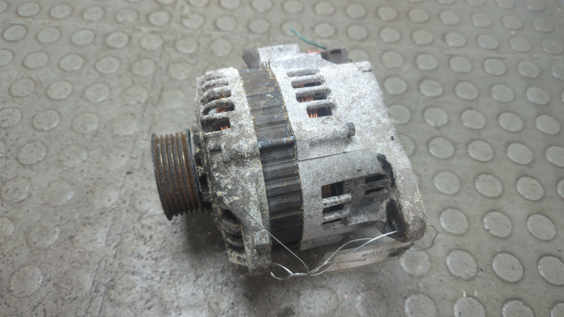 Генератор Nissan Almera N16 Б/У