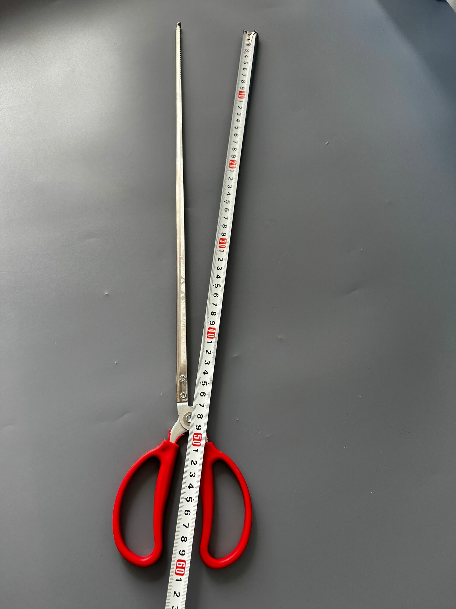 Захват 60 см для предметов и мусора / палка хваталка / щипцы металлические