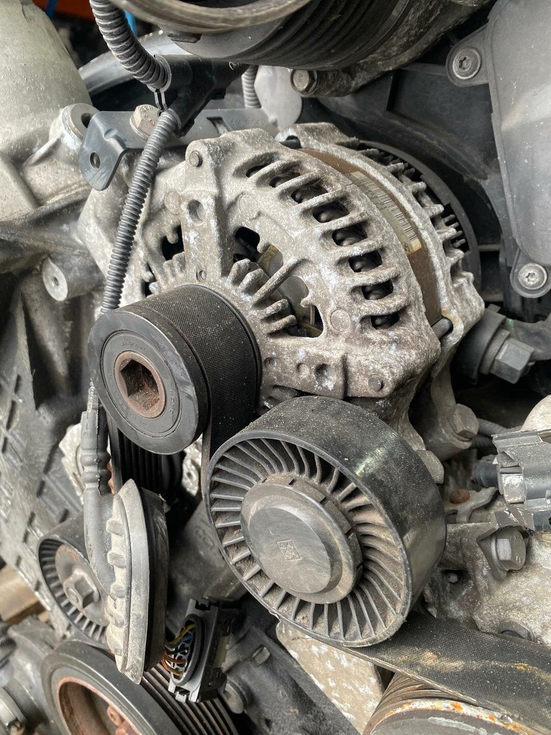 Генератор для BMW 1 E87/E81/E82/E88 [рестайлинг] 1.6 OEM 7550468