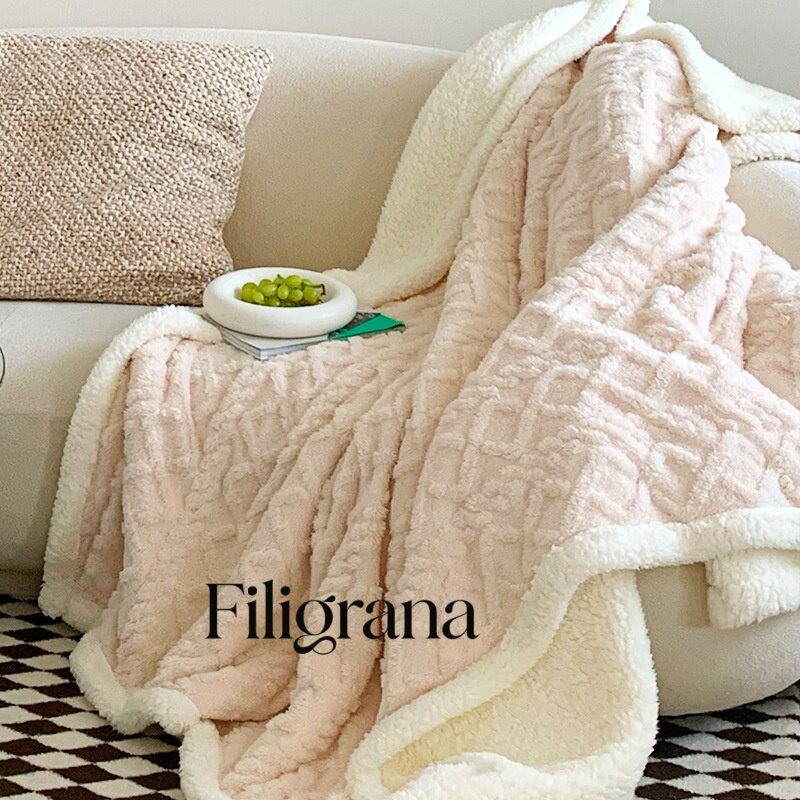 Толстое одеяло из овечьей шерсти кораллового цвета от Filigrana для офисного дивана.70cm*100cm