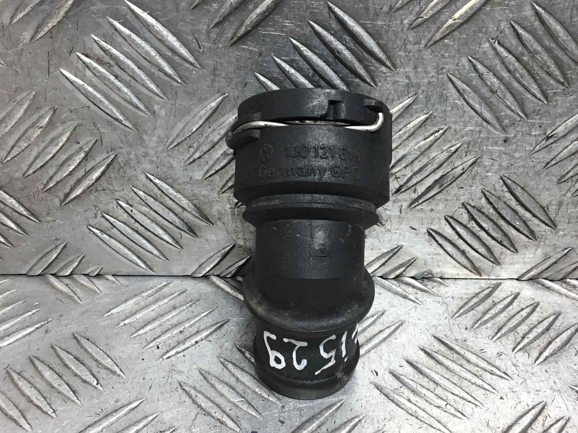 Б/У Фланец (тройник) системы охлаждения Audi A3 8L (1996-2000) 2000 г.