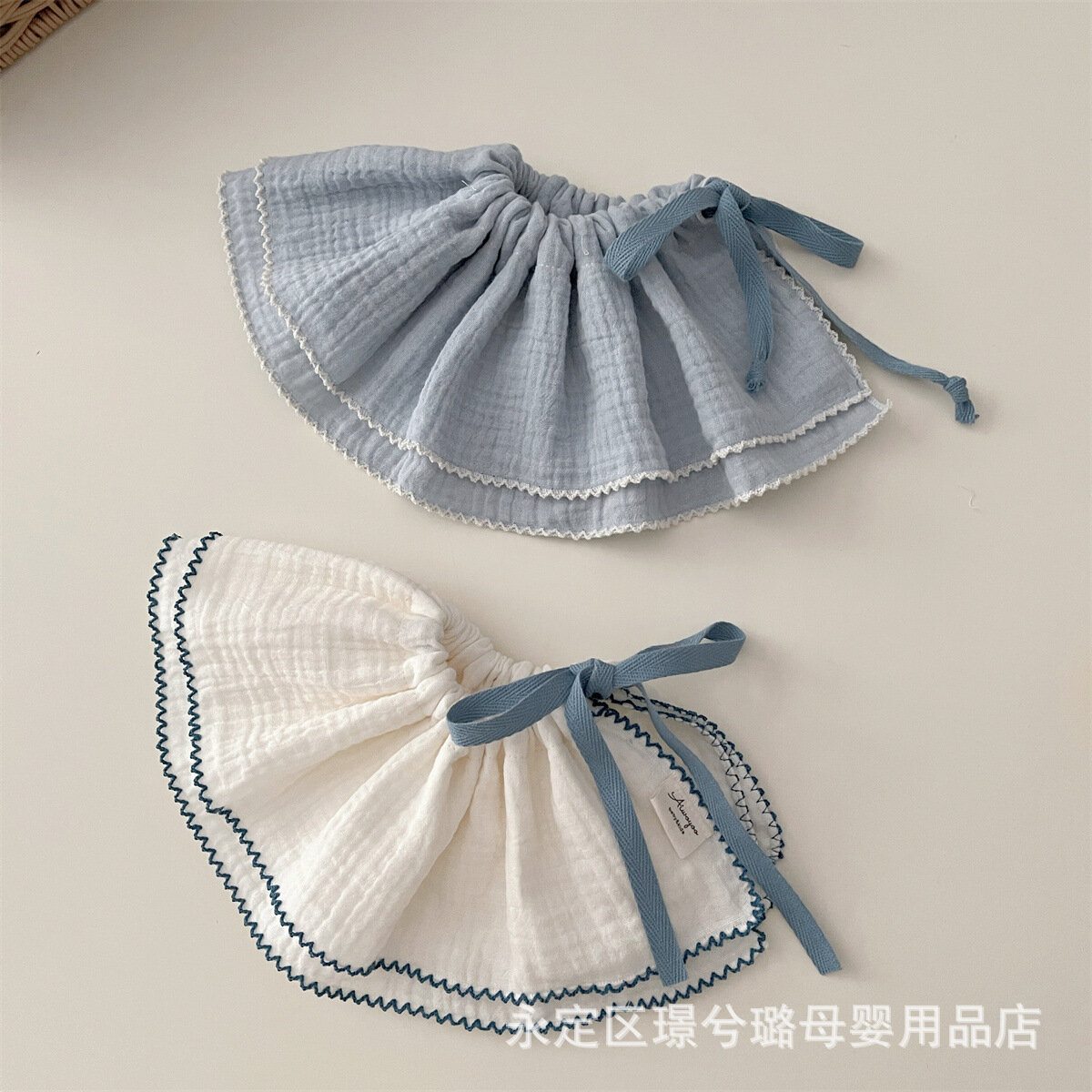 Корейский INS Чистый хлопок Четырехслойный хлопковый газовый слюнявчик Цветной блок с завязками 360-градусный анти-плюсок Молоко впитывающий слюнявчик