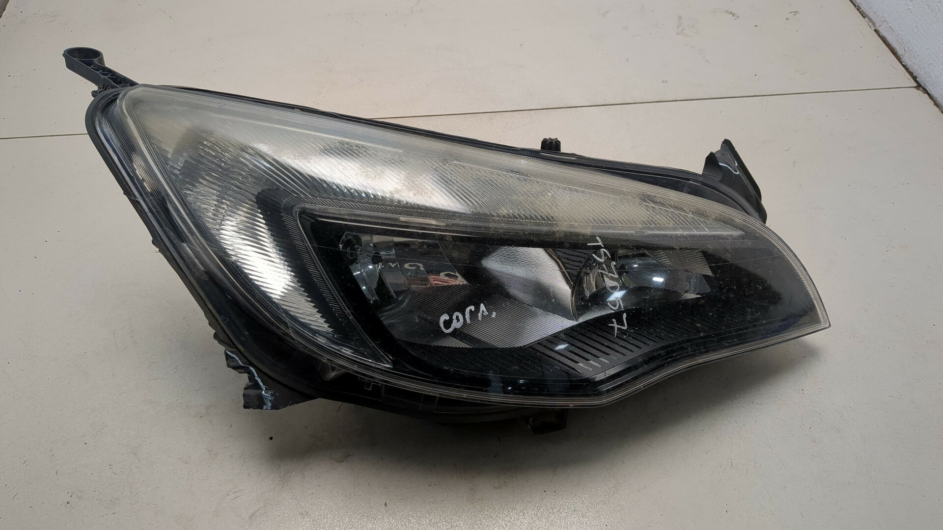 Фара (передняя) правая Opel Astra J Б/У