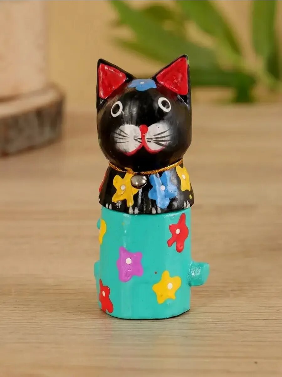 Очаровательный сувенир «Кот в кастрюльке» из дерева