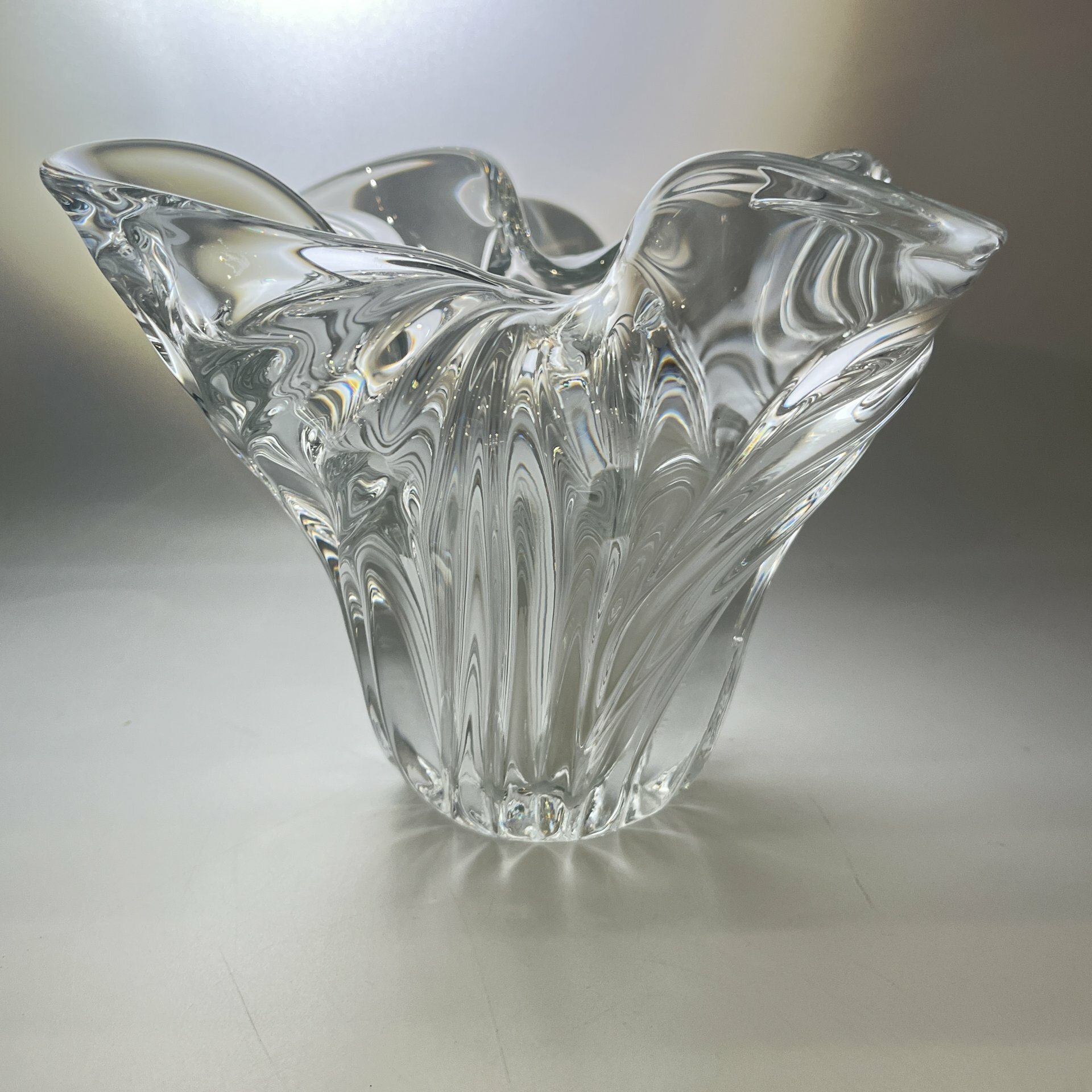 Ваза "Тюльпан", автор Х. М. Пыльд, хрусталь, прессование, свободное моделирование