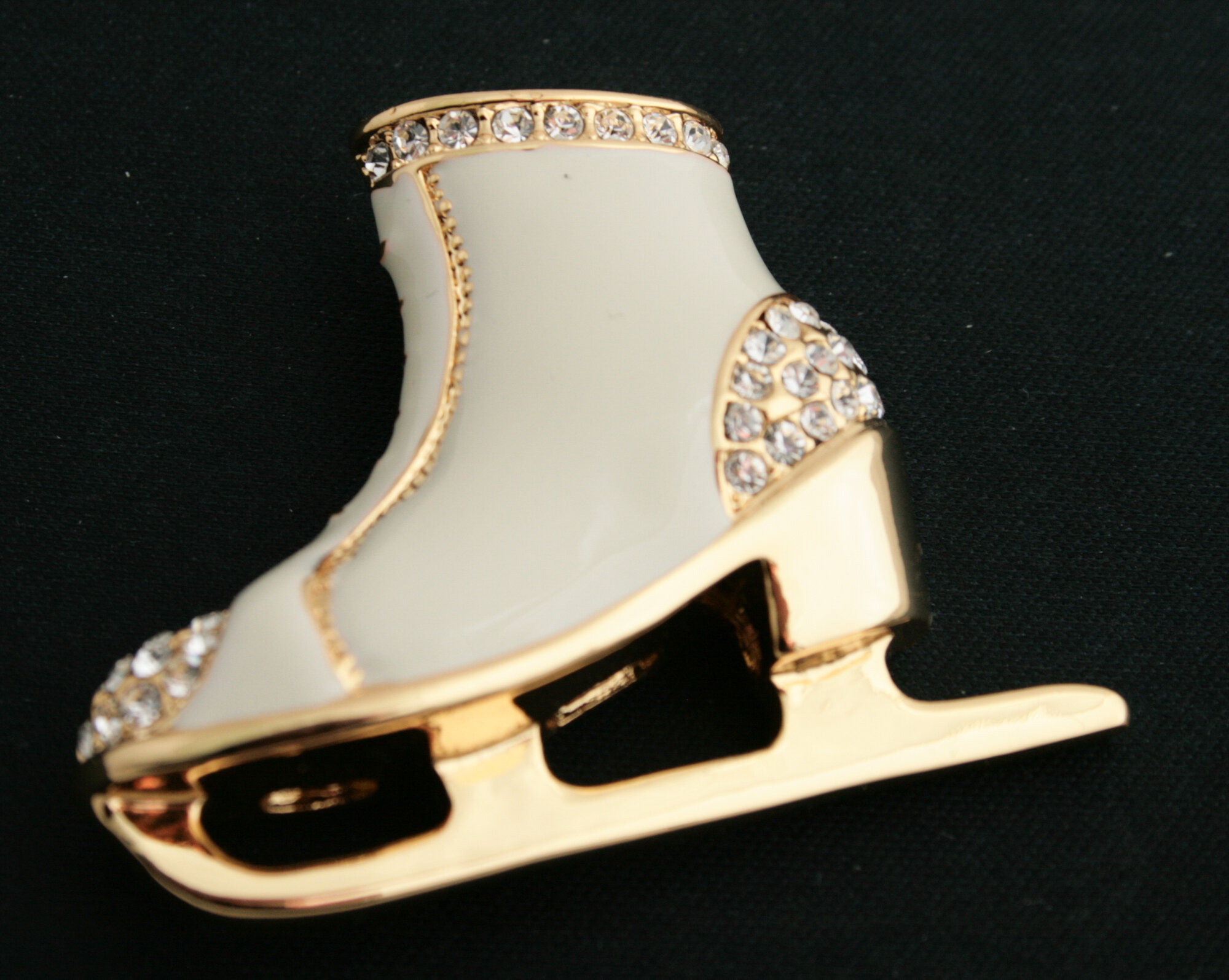 Брошь, стразы