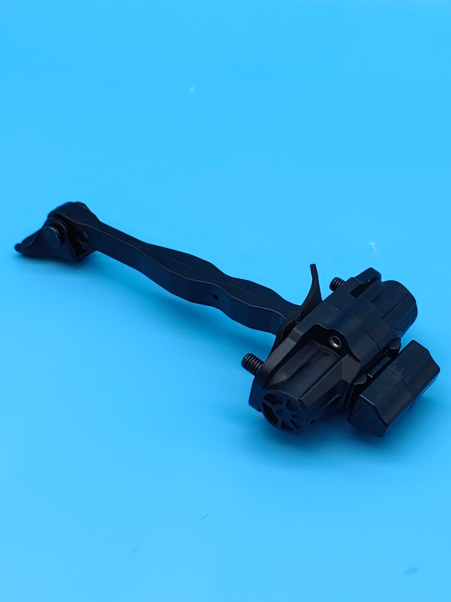 JAC Ограничитель двери передней JAC J7 6109100U73C0