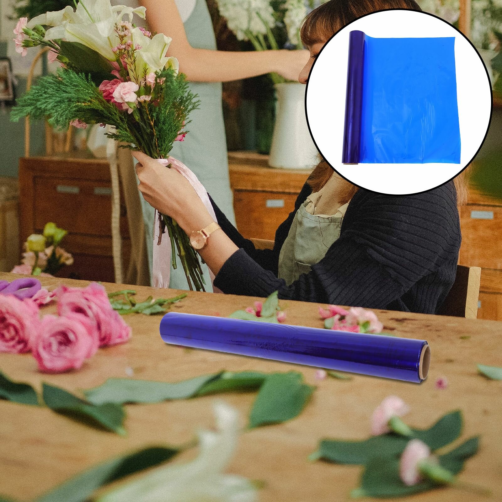 Синий ролл целлофановой плёнки для подарочной упаковки и оформления цветов