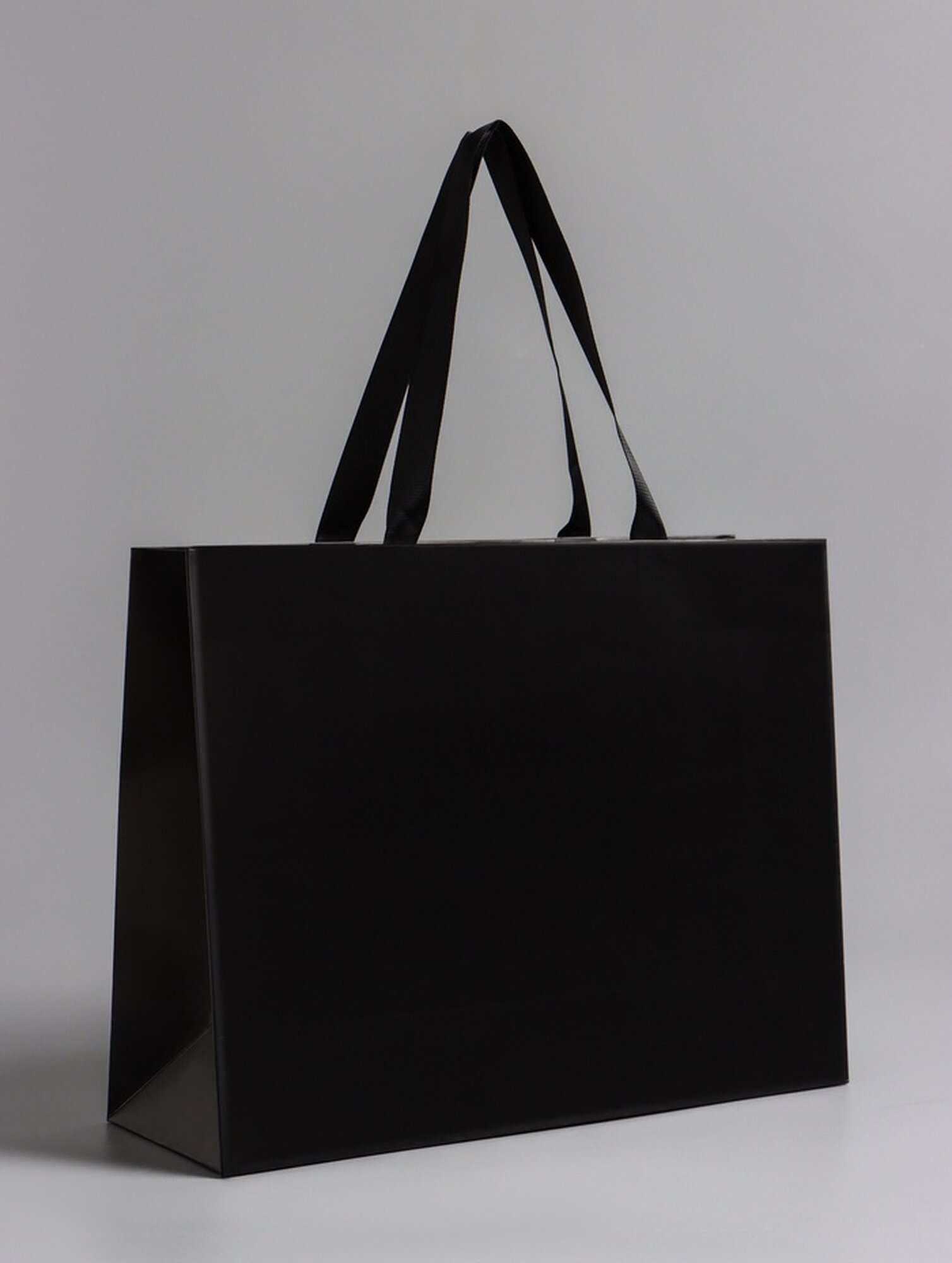 Пакет подарочный ламинированный горизонтальный "Черный", 32 х 25 х 11 см 10919595