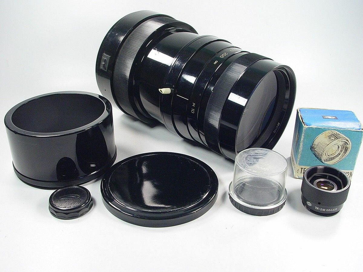 Телеобъектив системы Максутова сверх- длиннофокусный. Красная П, 1965 год. Лзос. МТО f/10 1000мм. Крепление М42. Плюс телеконвертер 2х.