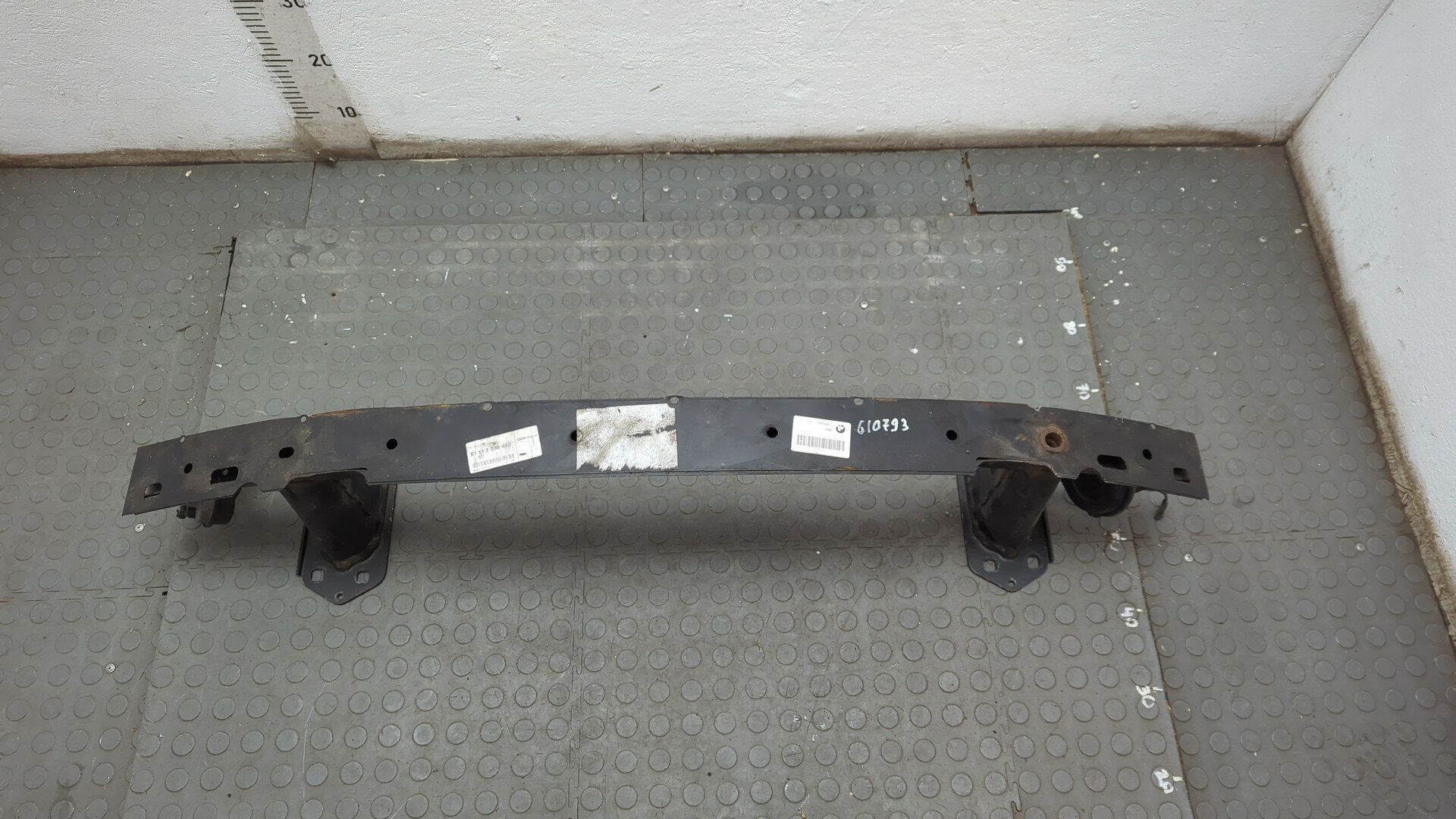 Усилитель бампера передний BMW 1 E87 Б/У