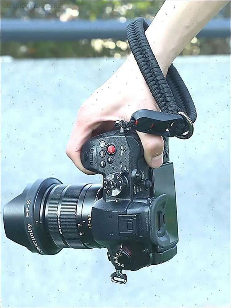 Ремень из паракорда кистевой для камеры. Черный.