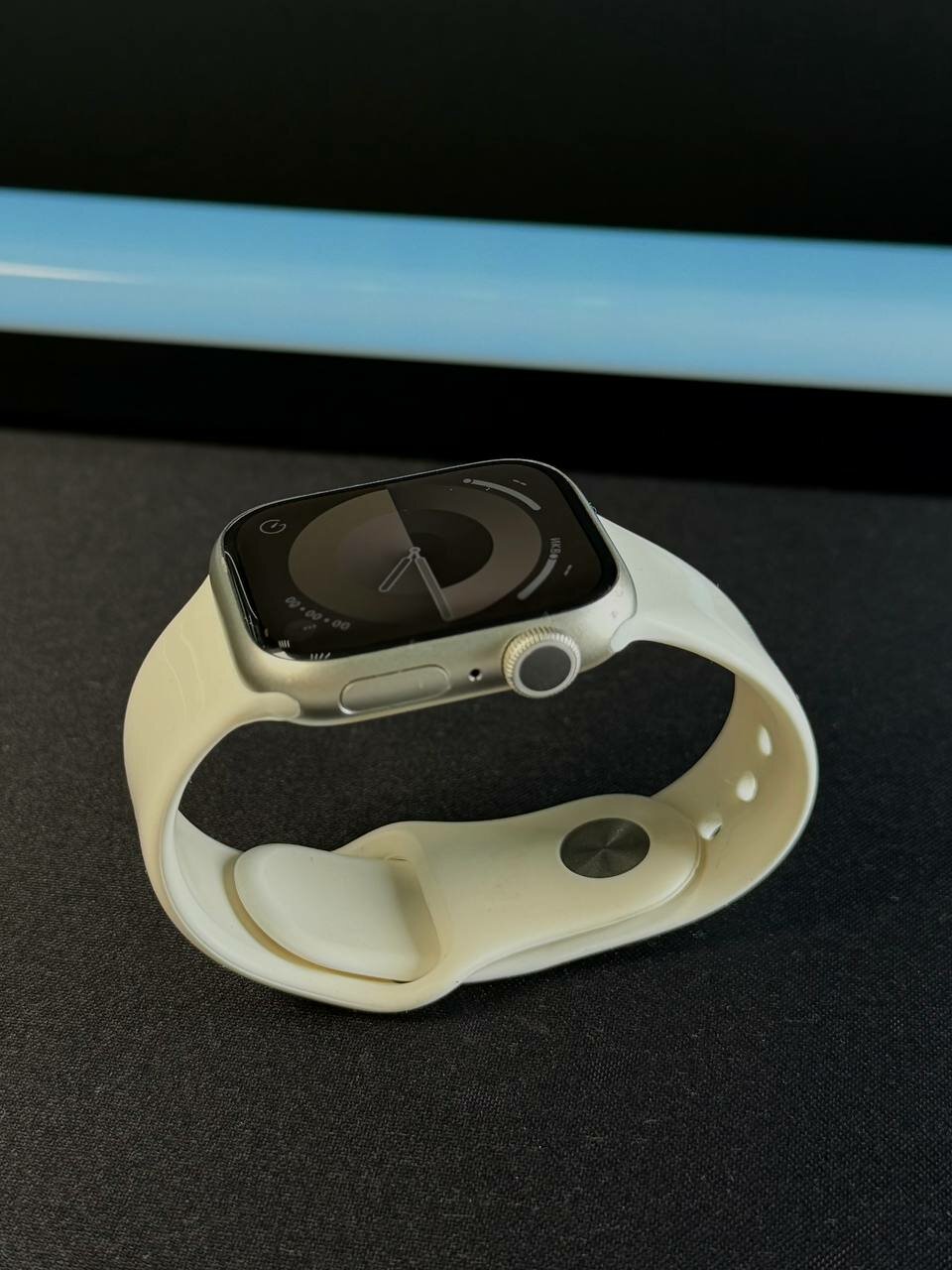Умные часы Apple Watch 9, Starlight, 41mm, 94%, алюминий