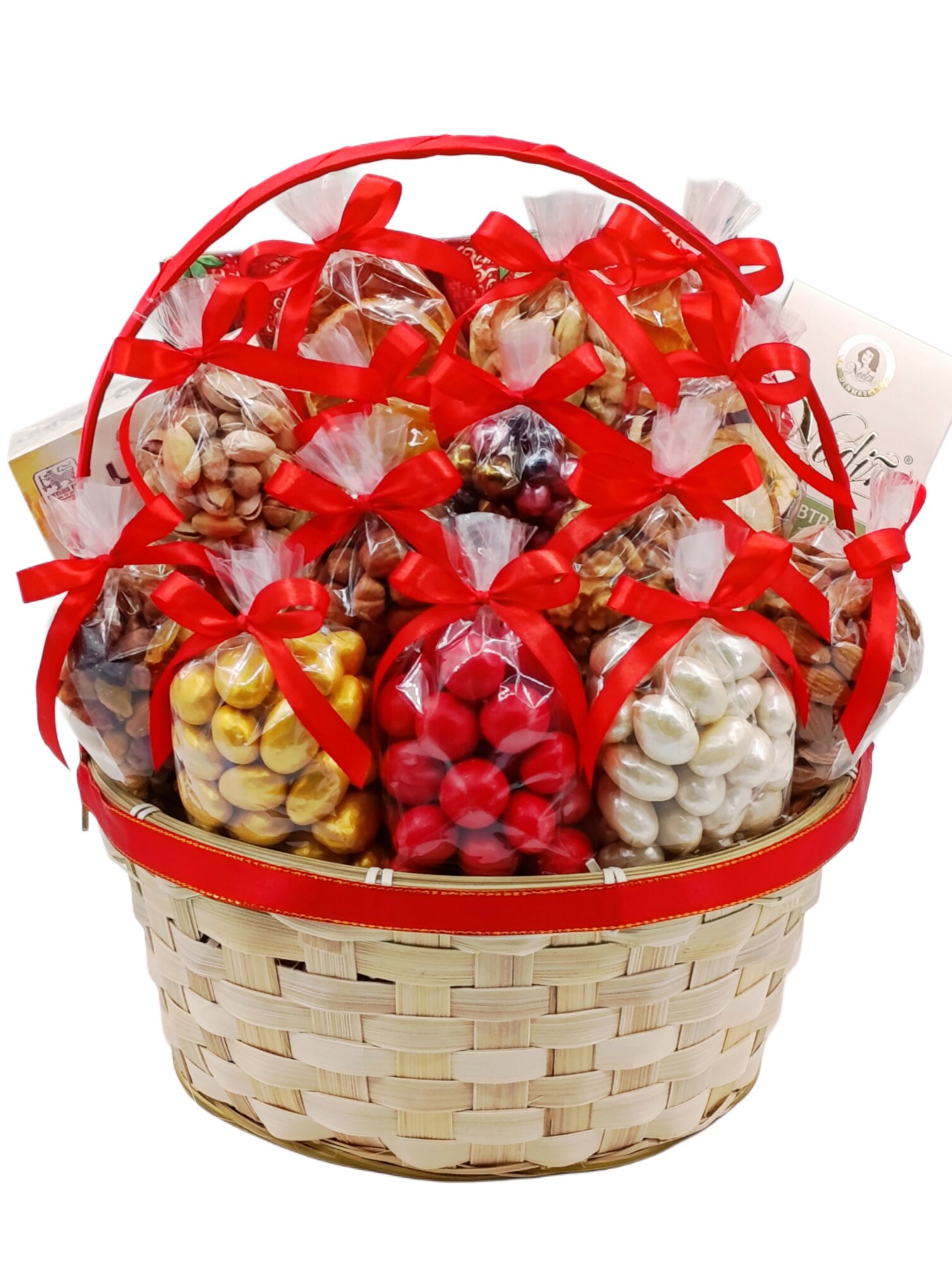 Подарочная корзина Камелия Подарки "Любимой подруге", с орехами, сухофруктами и конфетами