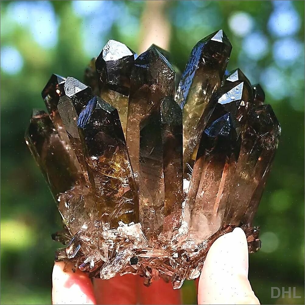 Друза натуральный камень дымчатый кварц. Друза минерала темный кварц. вес 300-4O0 гр