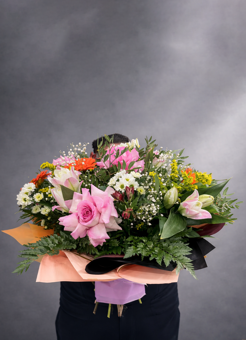 Букет цветов "Праздник красок", альстромерии/лилии/сантини, 3 упаковки