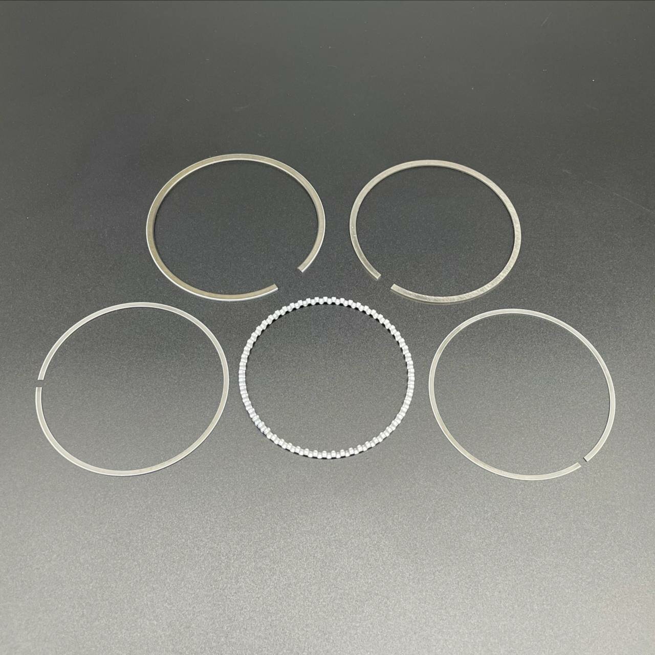 Кольца поршневые, комплект на один поршень Suzuki DF60-70 (STD) (Suzuki)