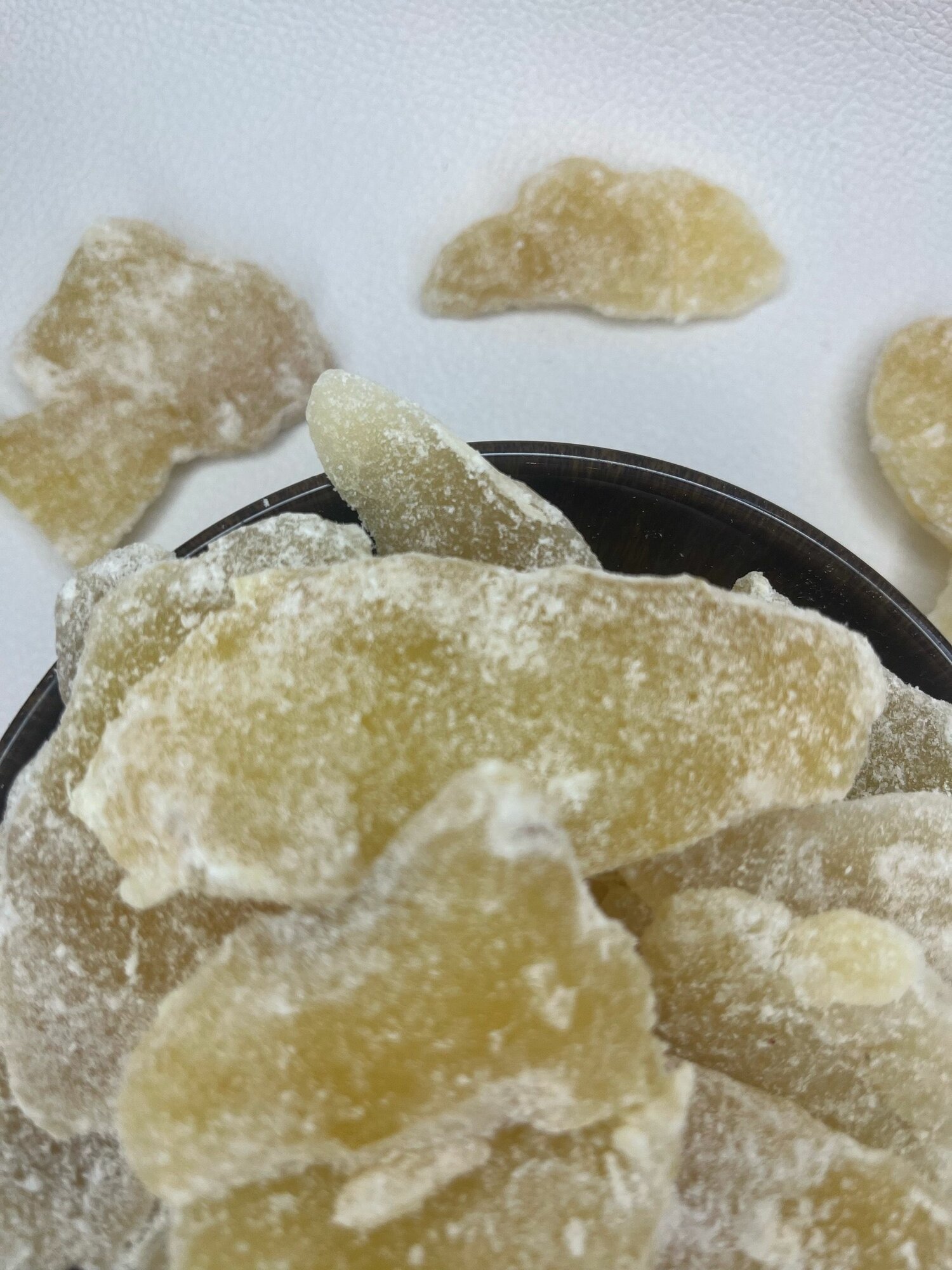 Сушеные листики имбиря в сахаре 100 гр.