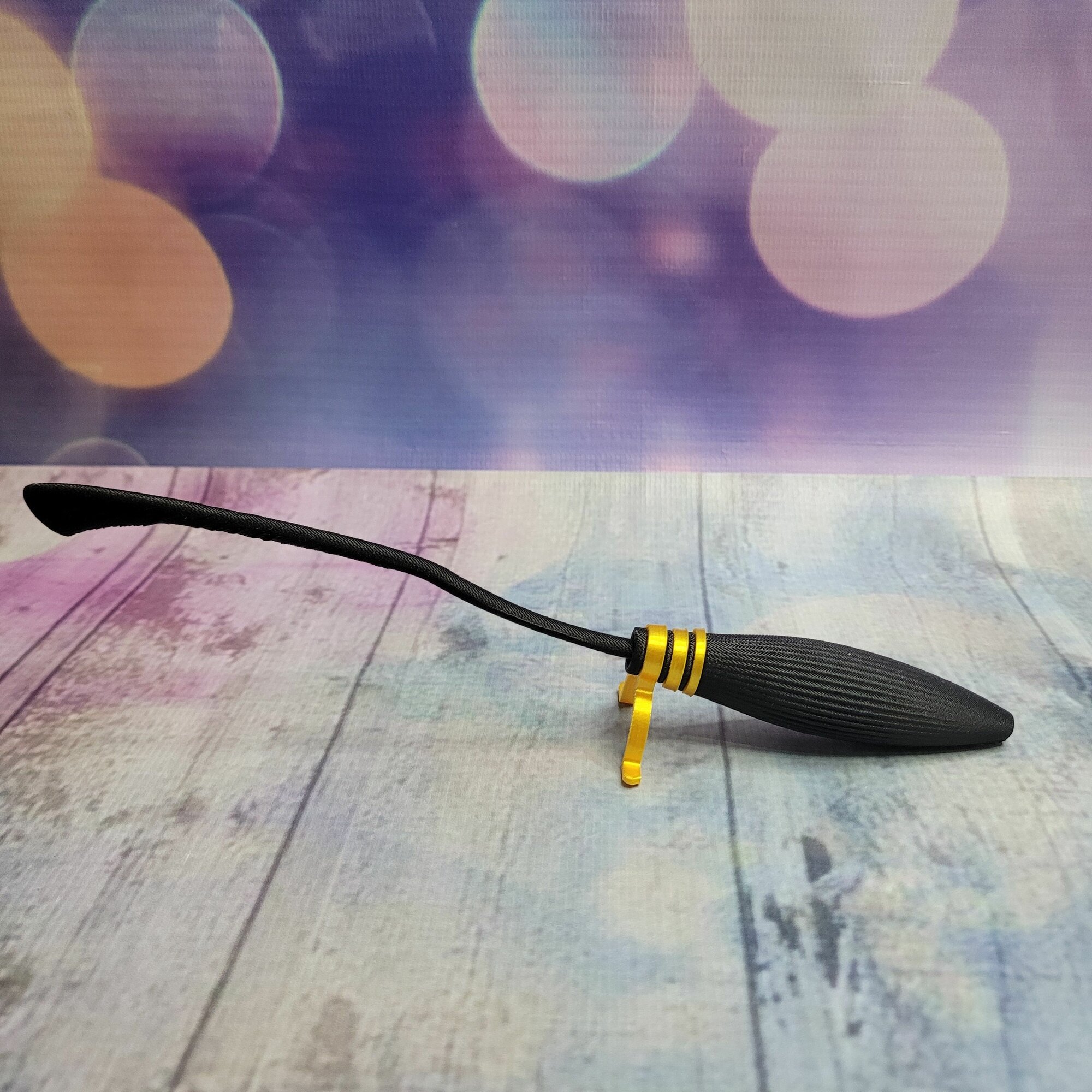 Миниатюра метла Гарри Поттера.