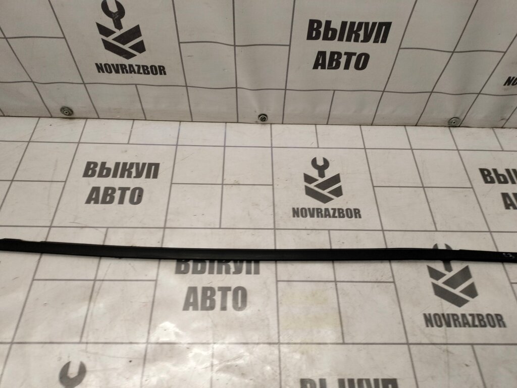 Накладка стекла заднего левого VW Passat B3 1988-1993