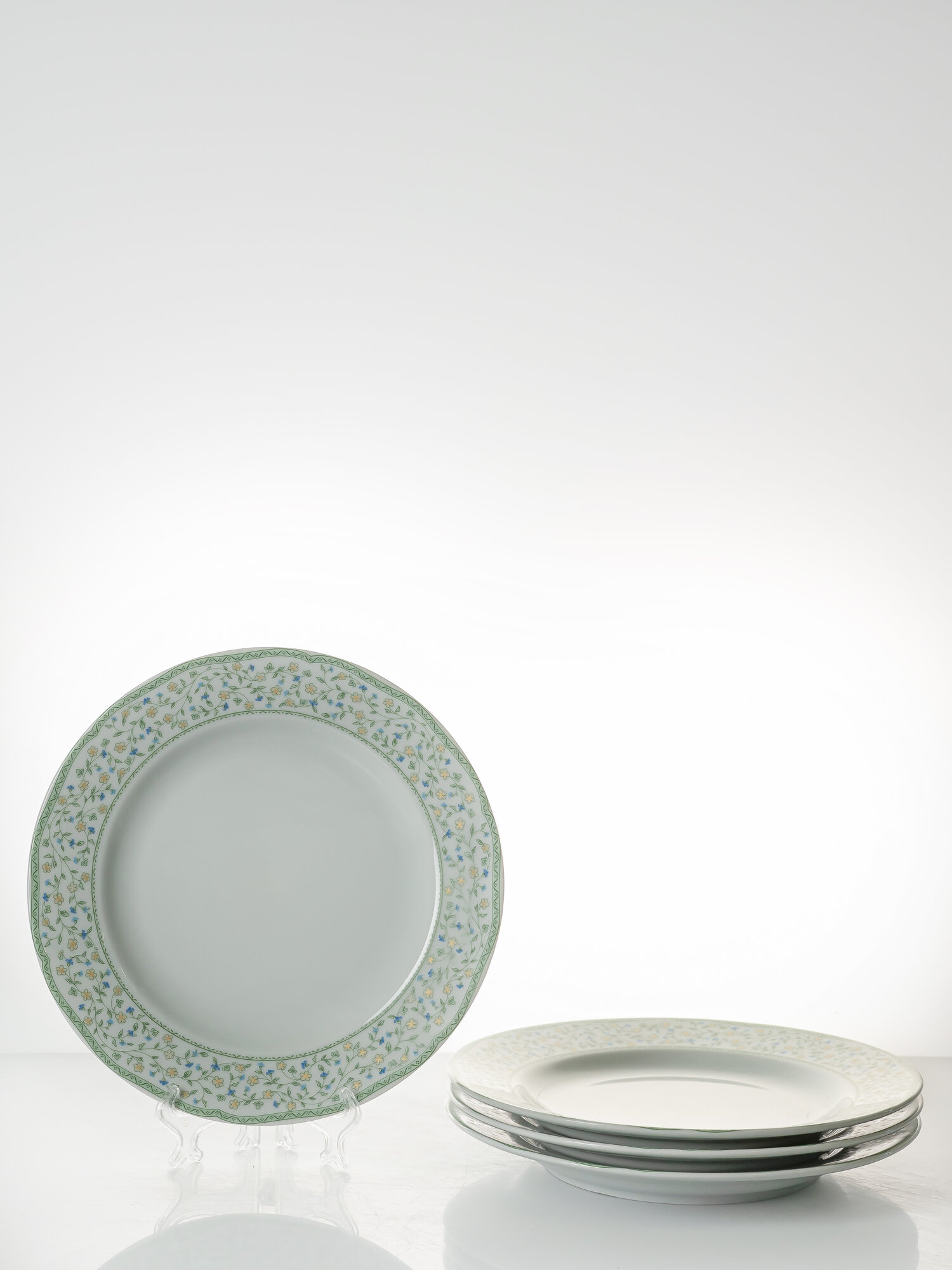 Набор фарфоровых тарелок мелких 240 мм. "Свежесть" ф. Идиллия 4 шт, Добрушский фарфоровый завод